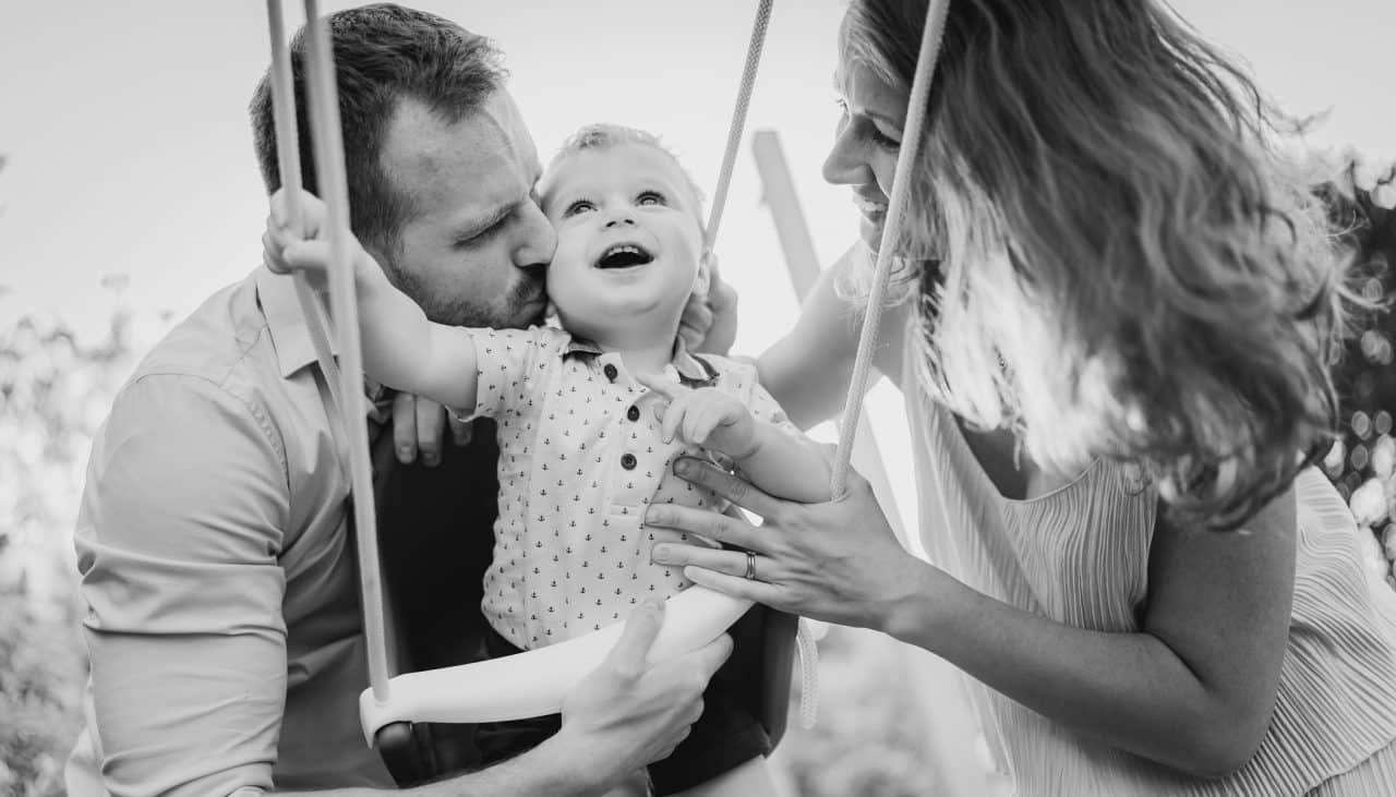 Family Photoshoot Timing: When to Photograph Children for Natural ...
